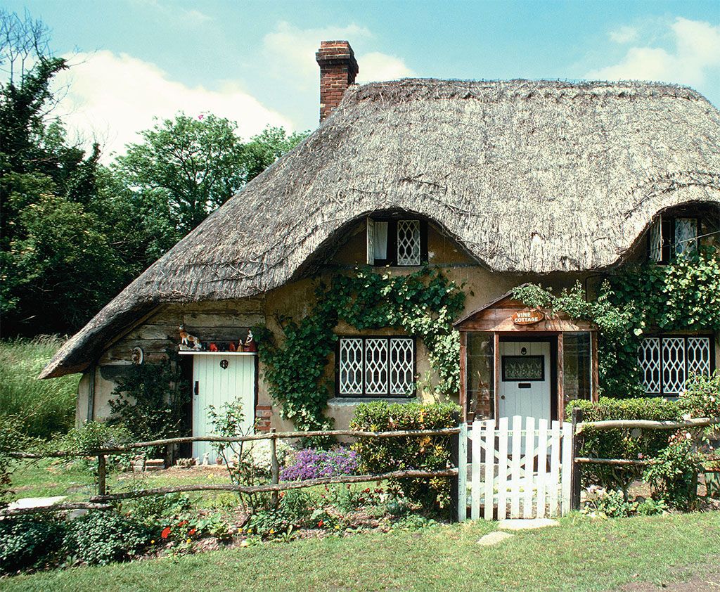 Thatching - an age-old craft in modern England