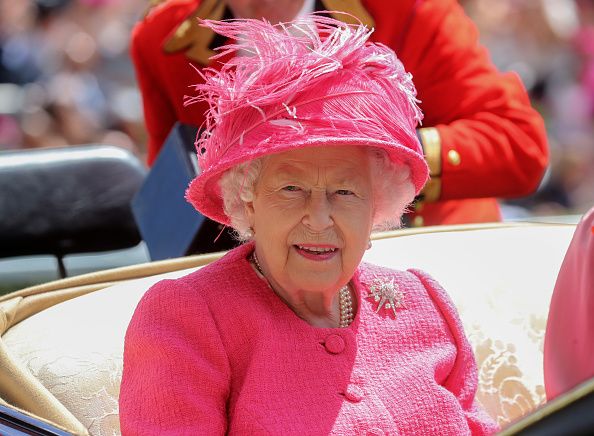 WATCH: Queen Elizabeth plants a tree